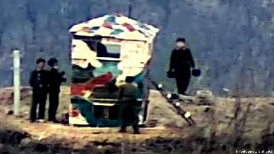 North Korea rebuilds border posts after scrapping deal – DW – 11/27/2023