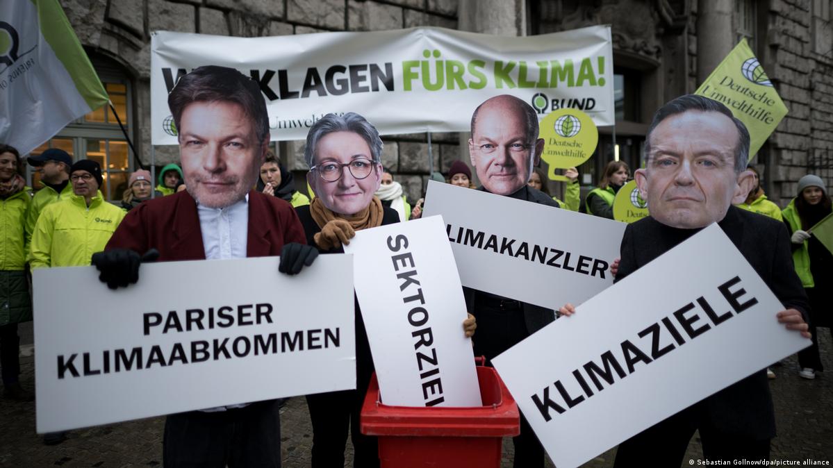 German court rules federal government violated climate law – DW – 11/30 ...