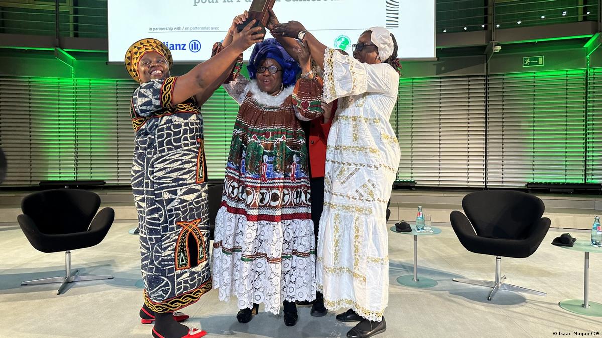 Cameroonian women awarded German-Africa Prize 2023 – DW – 12/01/2023