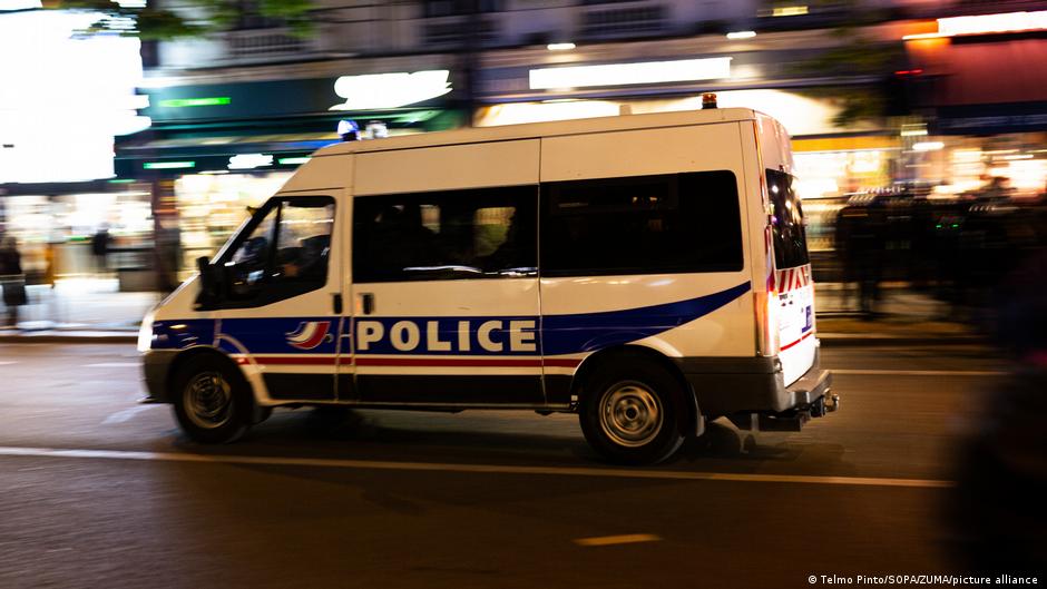 Tres heridos en ataque con arma blanca en París – DW – 03/02/2024