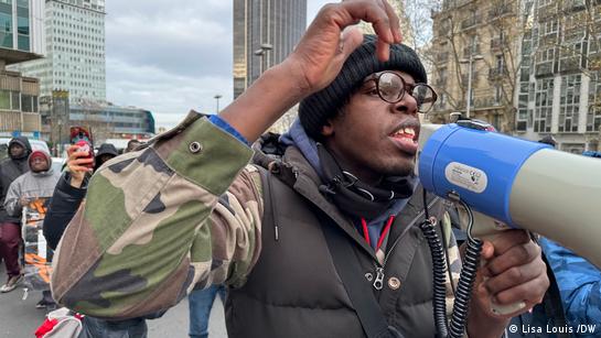 French immigration bill causes uproar – DW – 12/10/2023