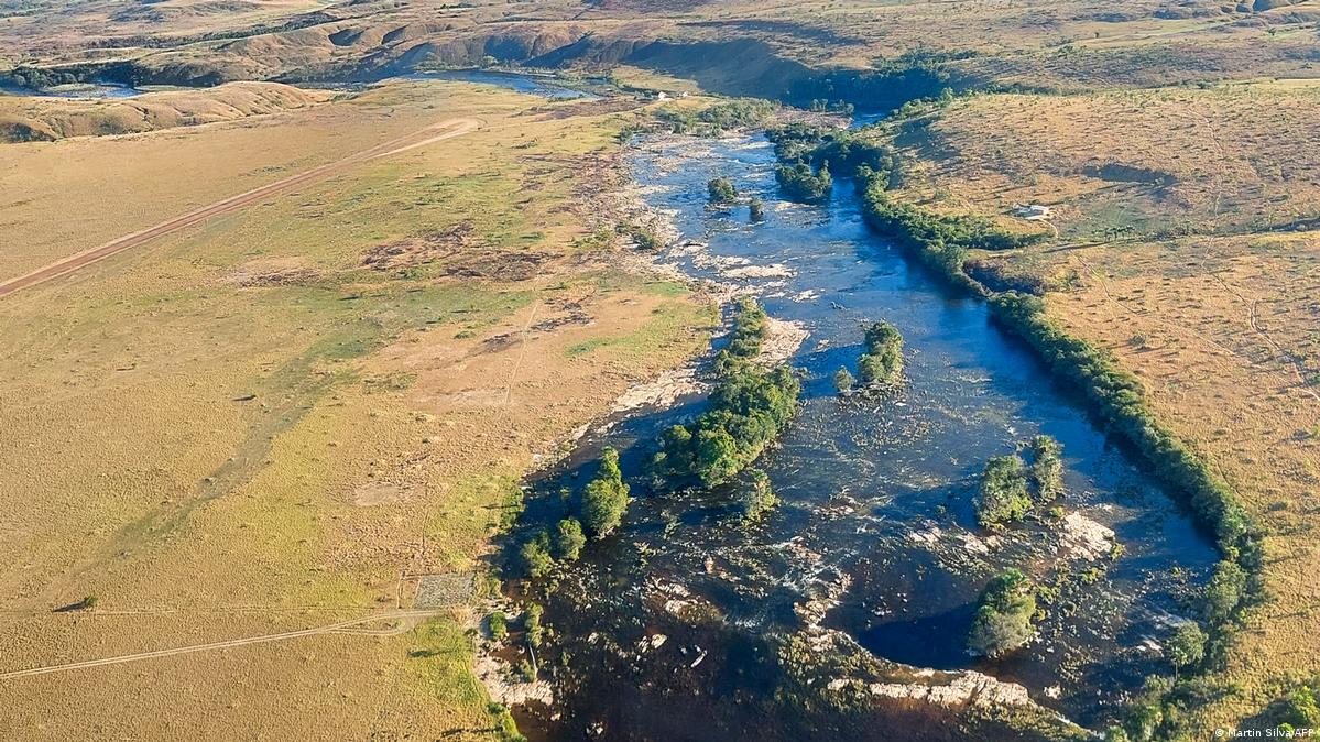 Venezuela, Guyana agree to talks as border dispute flares – DW – 12/10/2023