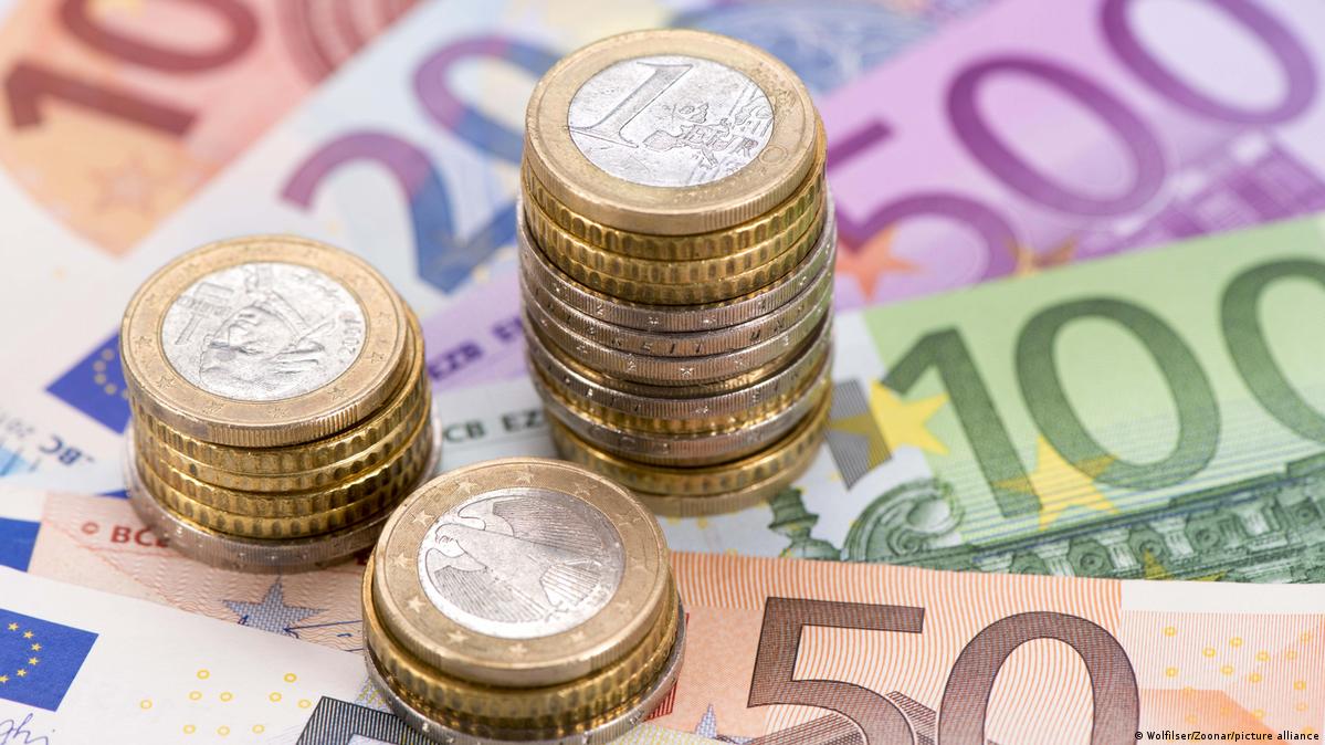 German government agrees on record debt for 2026