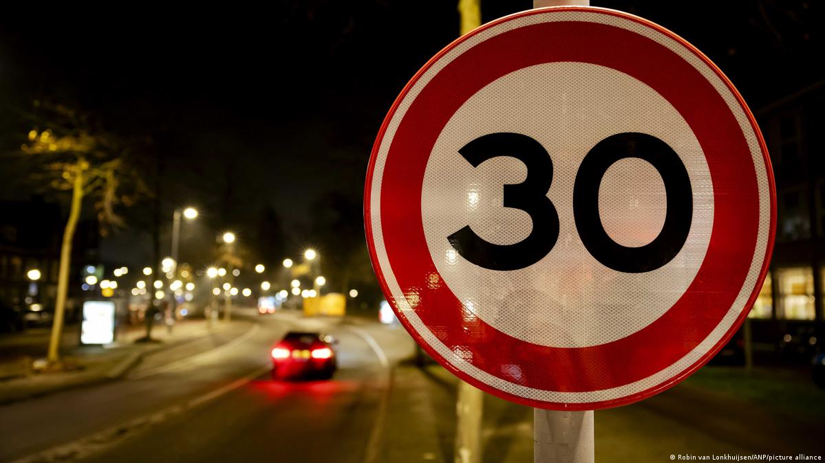 Ámsterdam impone una velocidad máxima de 30 km/h – DW – 08/12/2023