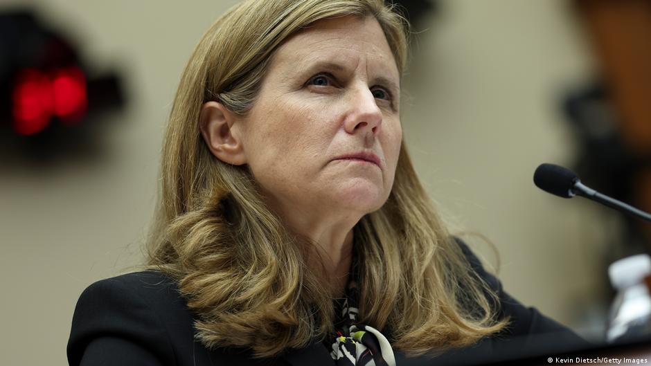 US university president resigns after antisemitism backlash – DW – 12 ...