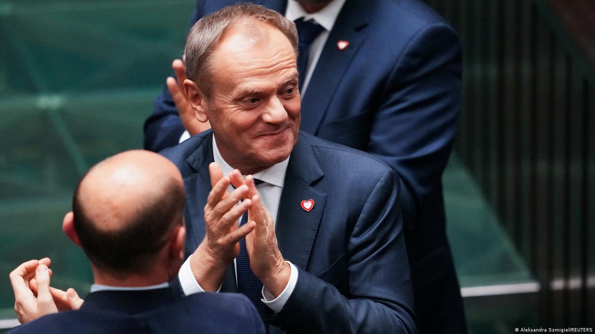 Poland: Donald Tusk's government wins vote of confidence – DW – 12/12/2023