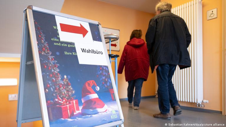 Germany: Far-right AfD wins first city mayoral election – DW – 12/17/2023