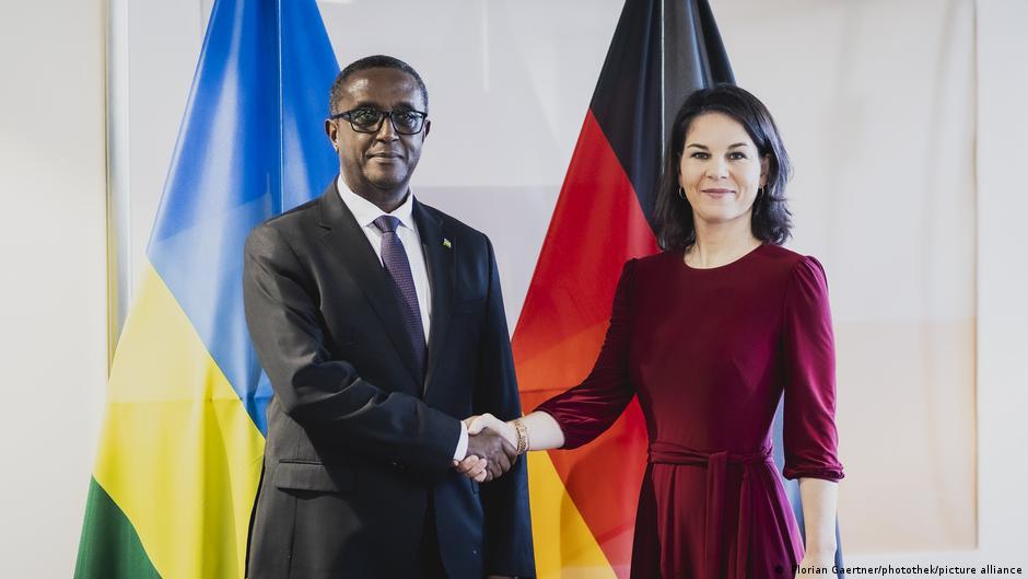 Baerbock visits Rwanda as Africa's first mRNA factory opens – DW – 12 ...