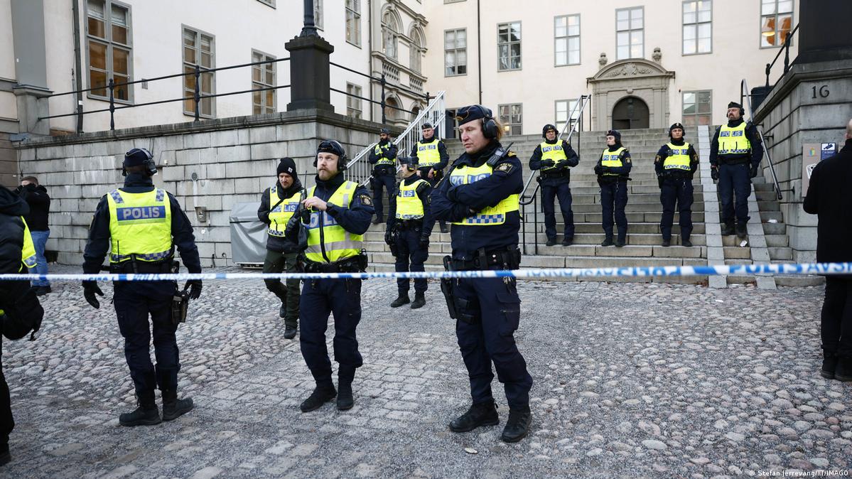 Sweden upholds life sentence in Iran prison executions case – DW – 12 ...