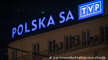 Poland puts state media into liquidation amid political row – DW – 12 ...