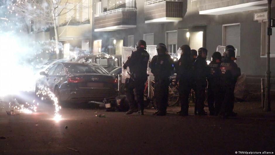 German authorities to tighten security on New Year's Eve – DW – 12/31/2023
