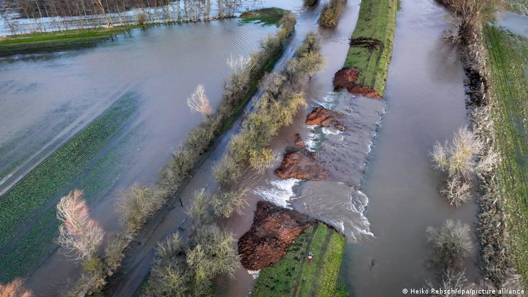 Germany braces for more heavy rain in flood-affected areas – DW – 12/29 ...