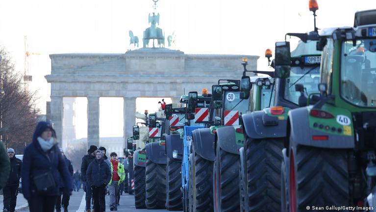 Bauernproteste - Umsturzphantasien von rechts – DW – 08.01.2024