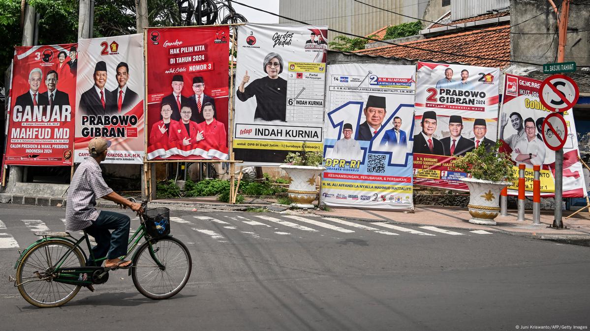 30 Hari Jelang Pemilu, KPU: Zonasi dan Dana Kampanye Akbar – DW – 15.01 ... 30 Hari Jelang Pemilu, KPU: Zonasi dan Dana Kampanye Akbar – DW – 15.01 ...