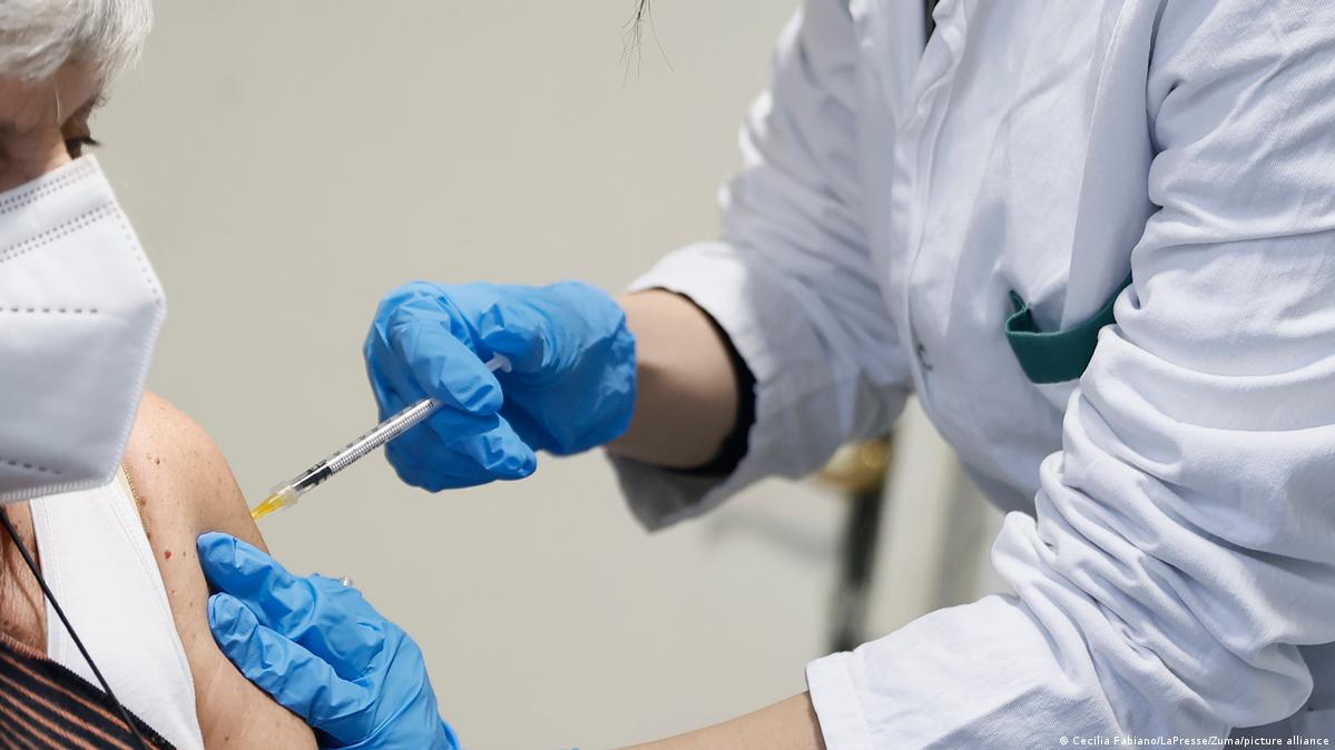 OMS: vacunas anticovid salvaron 1,4 millones de vidas – DW – 16/01/2024