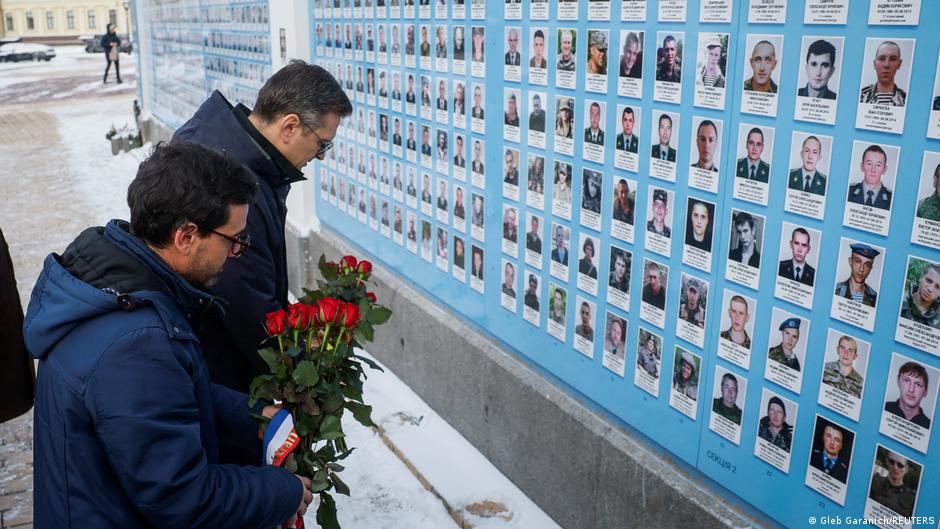 Ukraine updates: Kyiv pushes Ukraine peace plan in Davos – DW – 01/14/2024