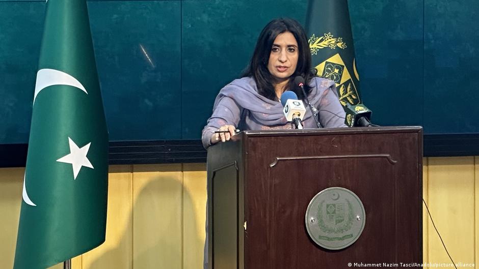 Pakistan strikes alleged militant hideouts in Iran – DW – 01/18/2024