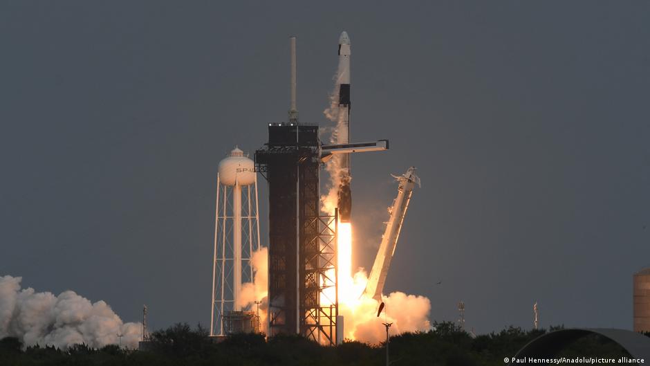 Turkey's first astronaut takes off for ISS on private flight – DW – 01 ...