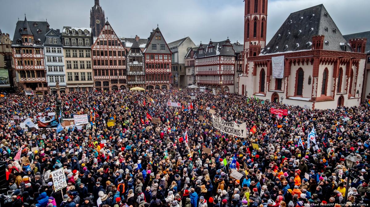 Germany: Marches against the far right draw over 200,000 – DW – 01/20/2024