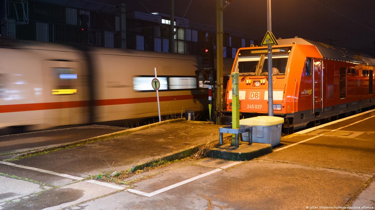 Maquinistas en Alemania inician una larga e histórica huelga – DW – 24/01/2024