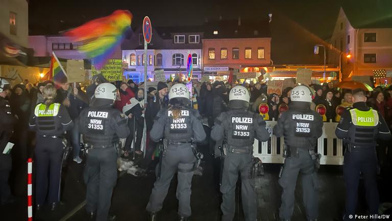 Germany: Anti-far right protests spread to rural areas – DW – 01/26/2024