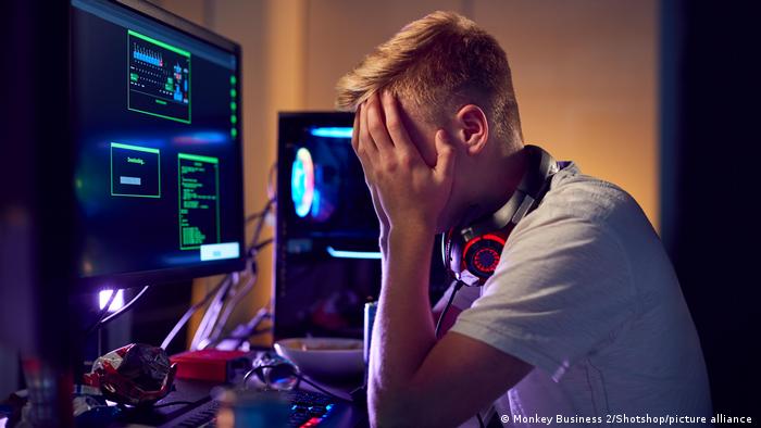 O que é incel, o submundo misógino que chegou ao Brasil | Band