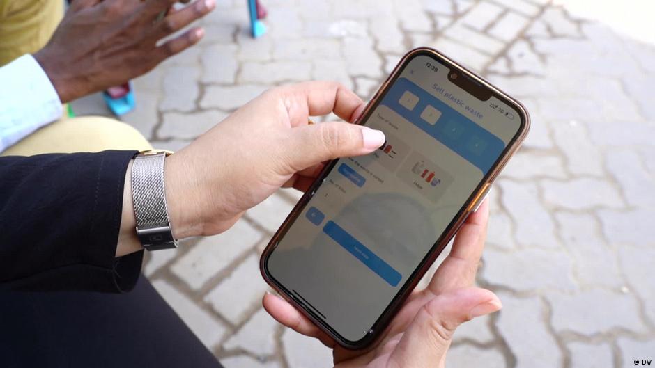 High tech meets tradition — recycling Kenyan style – DW – 01/30/2024