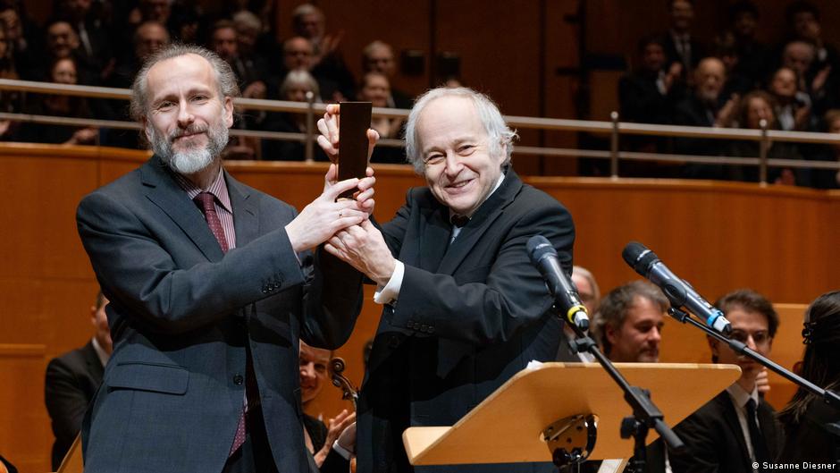 Russian dissident wins German human rights prize – DW – 02/01/2024