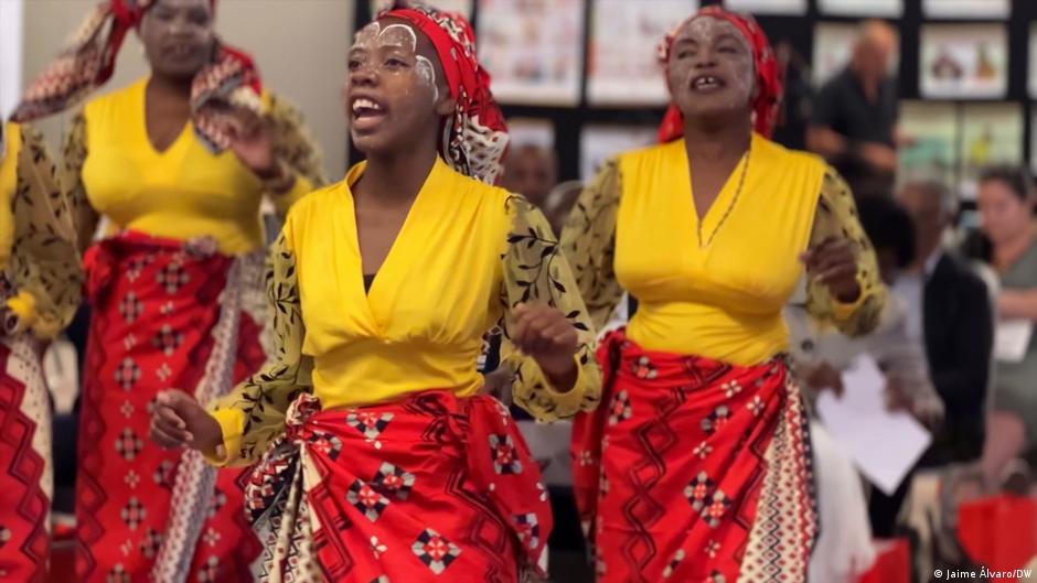 Mozambique's Tufo da Mafalala keeps dance traditions alive – DW – 02/14/2024