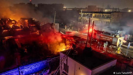 Nairobi fire: Gas explosion kills 3, hundreds injured