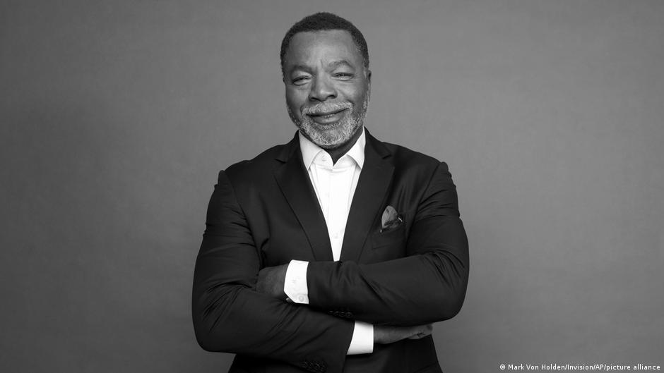 Actor Carl Weathers of 'Rocky' and 'Predator' fame dies – DW – 02/03/2024