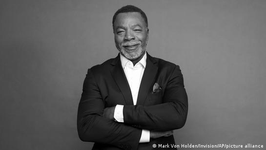 Actor Carl Weathers of 'Rocky' and 'Predator' fame dies