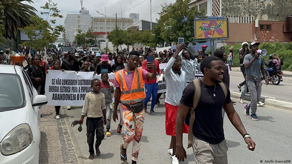 Angola: Lei das ONG continua na gaveta