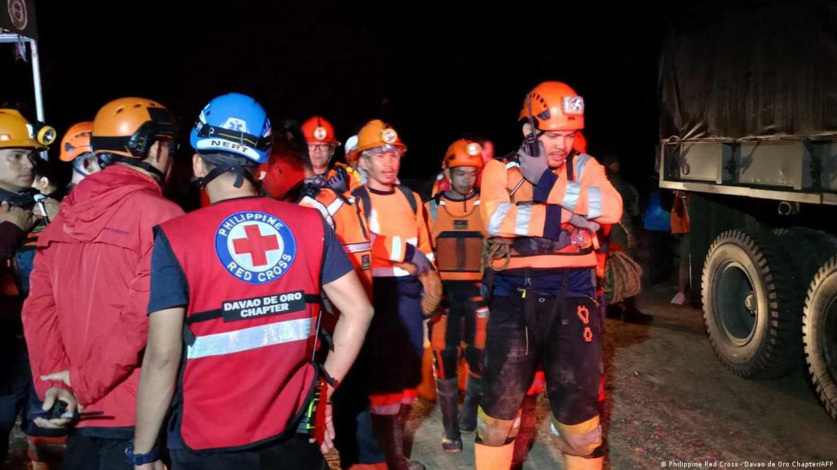 Philippines landslide: Several killed in gold-mining village