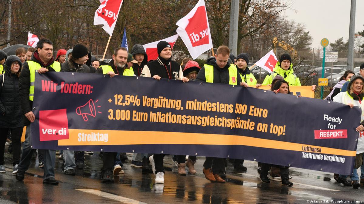 Germany sees surprising resurgence of trade unions – DW – 10/10/2024