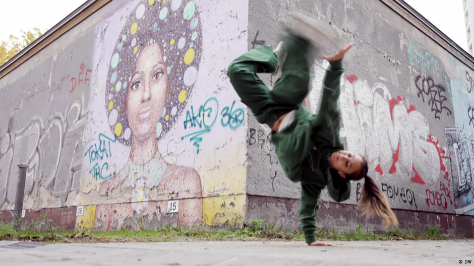 Germany's top breakdancer hopes to compete at Paris Olympics – DW – 02 ...