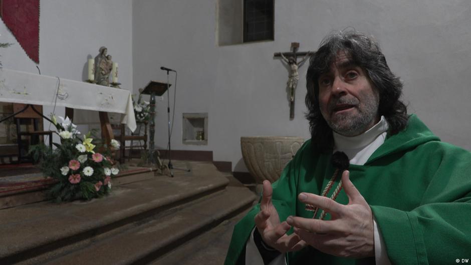 Spain: One priest, 43 churches – DW – 02/19/2024