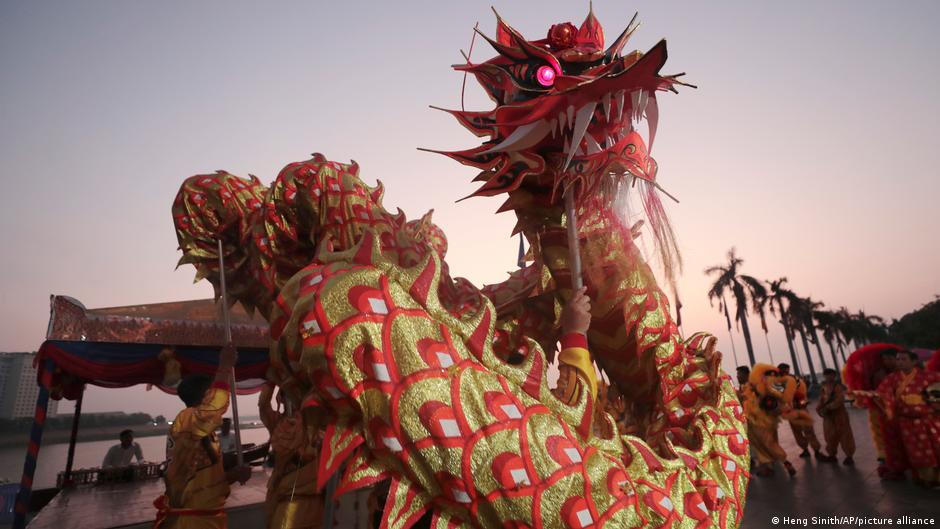 过春节了！中国人希望龙年经济好运来 – DW – 2024年2月9日