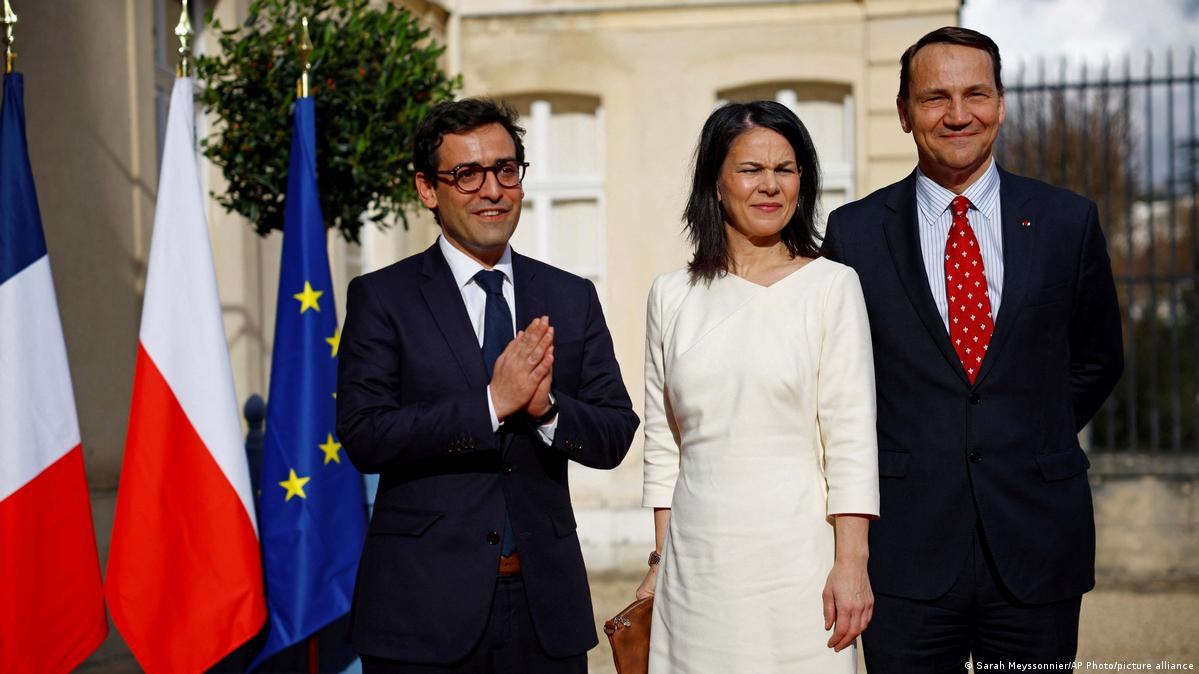 Ukraine updates: Germany, Poland, France meet on Ukraine
