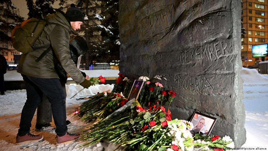 Alexei Navalny's body reportedly returned to his mother – DW – 02/24/2024