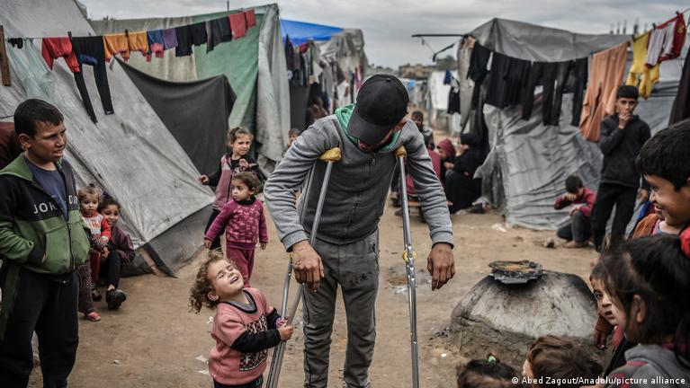 Rafah offensive: US, Germany warn against Israel's plans – DW – 02/19/2024