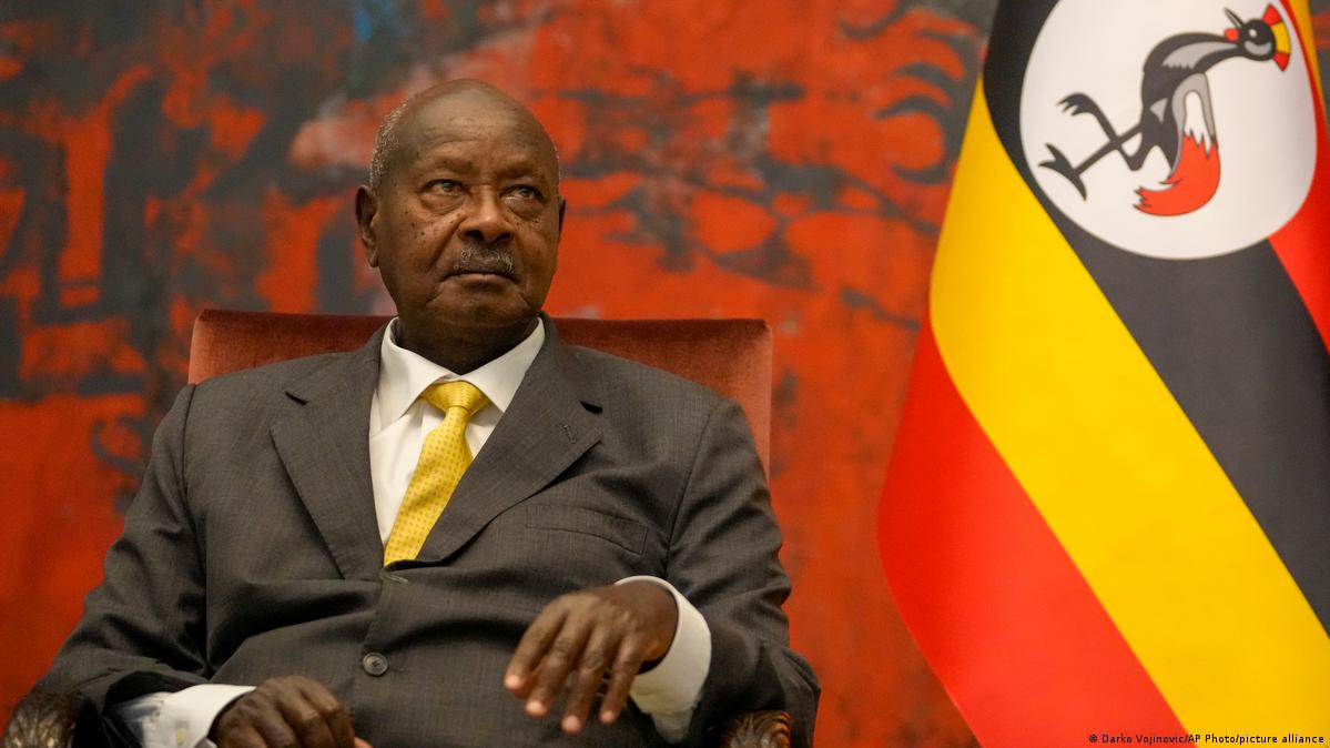 Uganda's Yoweri Museveni eyes more years in the presidency – DW – 09/23 ...