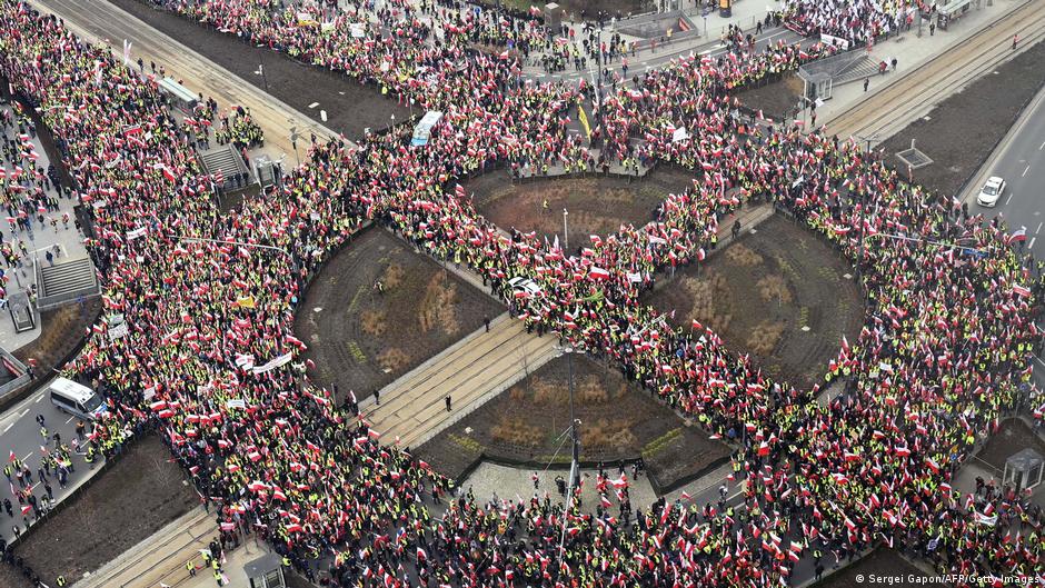 Polish farmers march to protest Ukrainian imports, EU policy