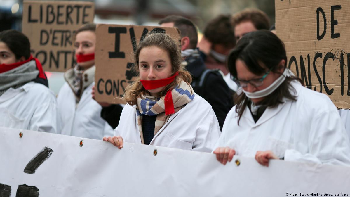 Why France enshrined abortion rights in its constitution – DW – 03/04/2024