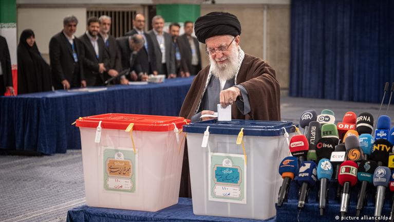 Iran elections: Low turnout in parliamentary vote – DW – 03/01/2024