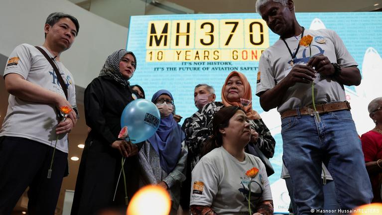 MH370: 10 years later, families hold out hope for answers – DW – 03/07/2024