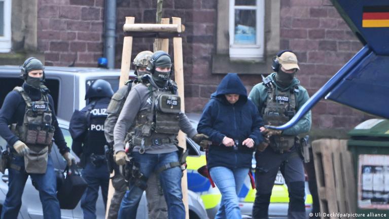 Juicio contra Daniela Klette, presunta terrorista de la RAF – DW – 25 ...