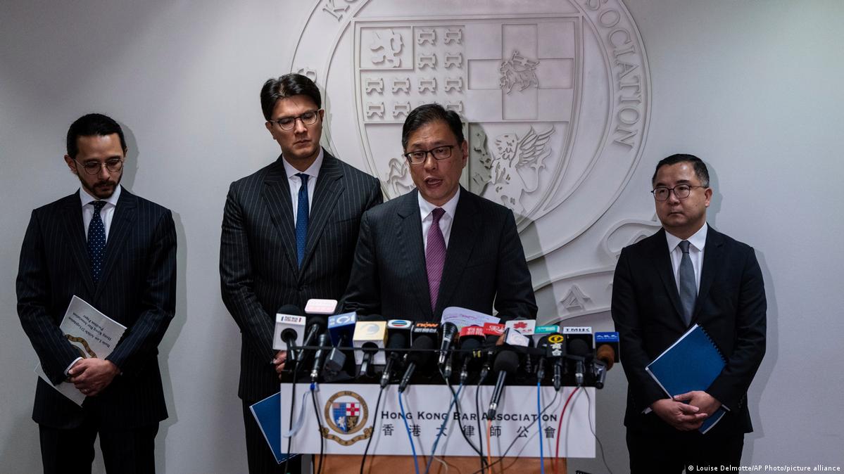 Hong Kong releases draft of new national security law – DW – 03/08/2024