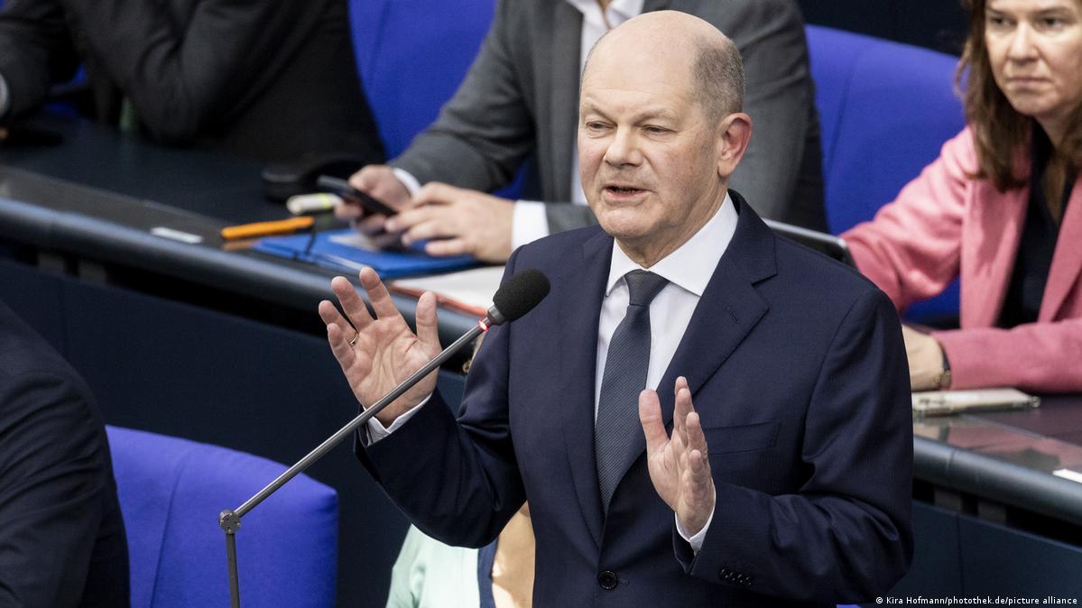 Germany promises to cut down paper bureaucracy – DW – 03/13/2024