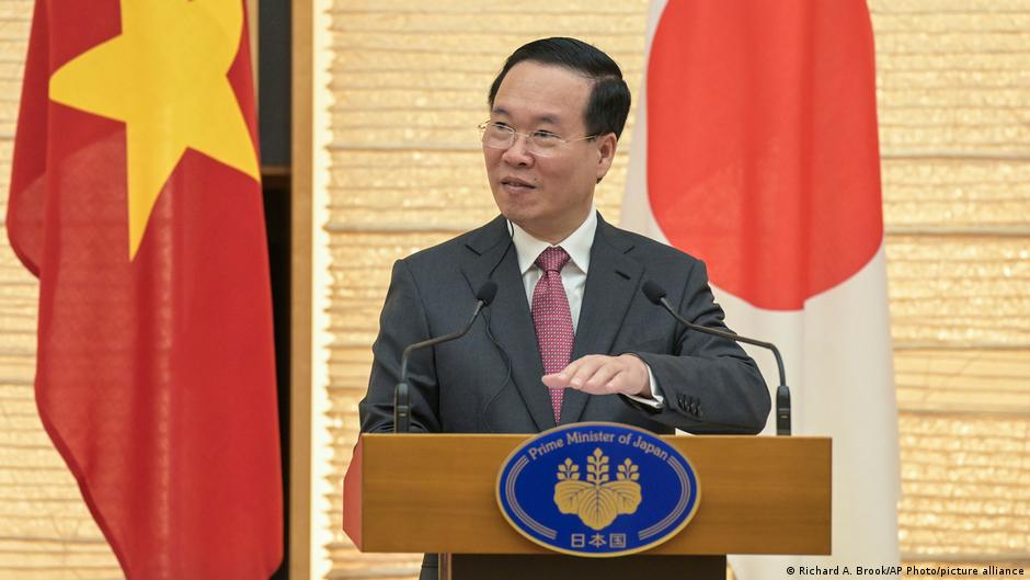 Vietnam president's downfall stokes political turmoil fears – DW – 03 ...
